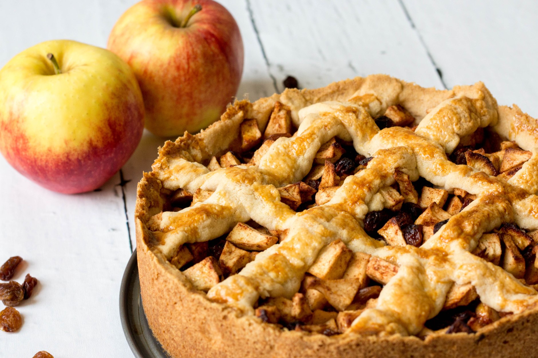 Appeltaart met rozijnen – Vickylicious