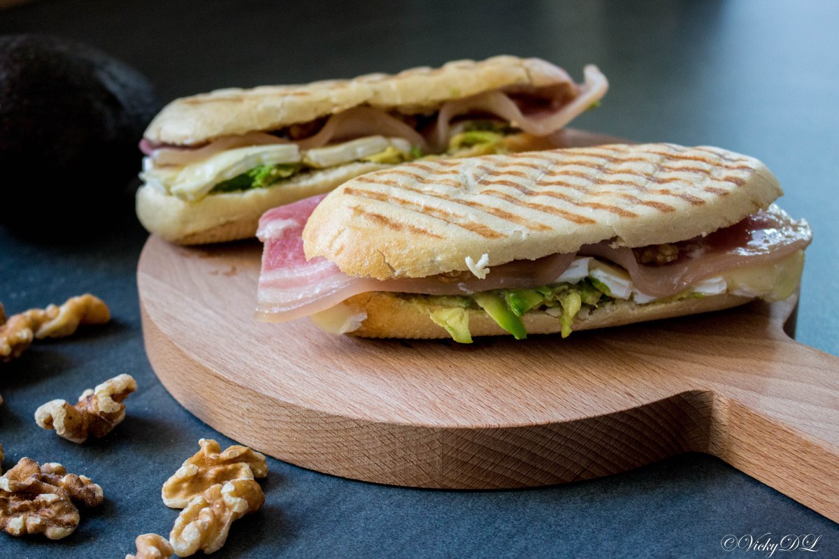 Panini met brie, avocado en spek – Vickylicious