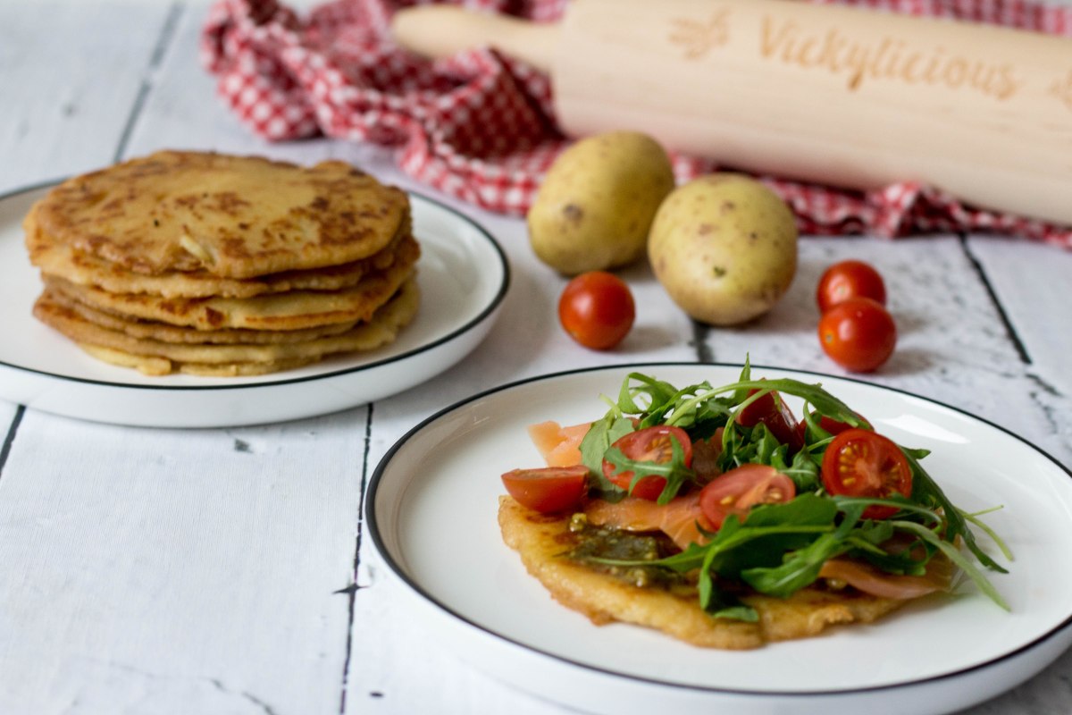Aardappelpannenkoeken met gerookte zalm en pesto – Vickylicious