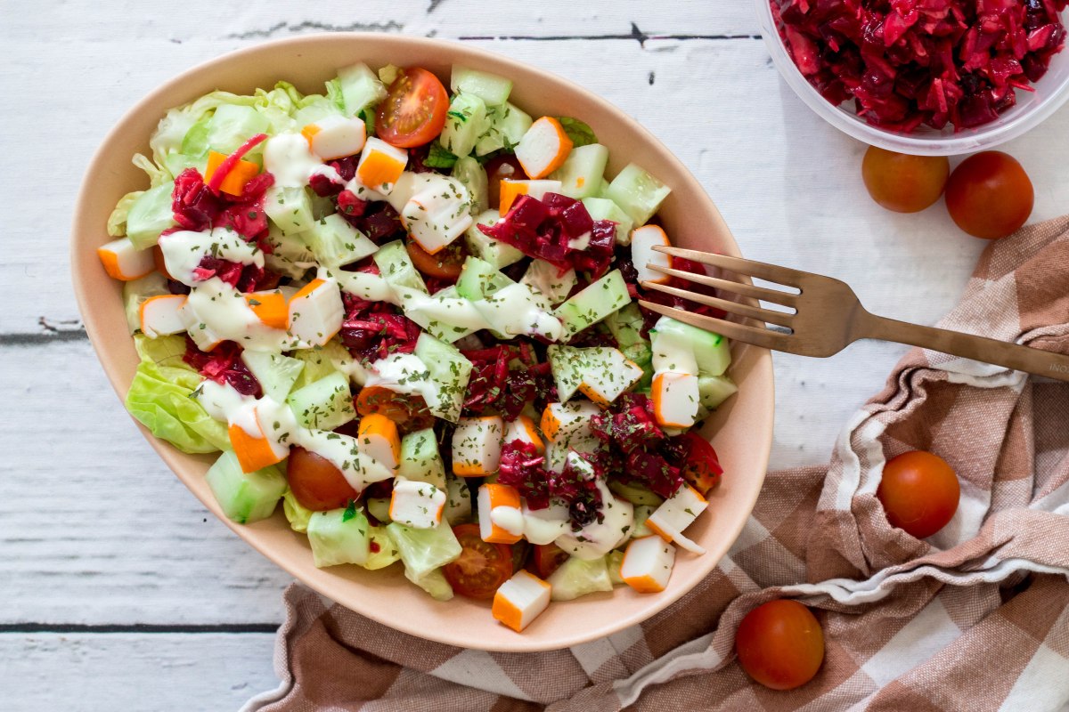 Rode biet salade met surimi – Vickylicious