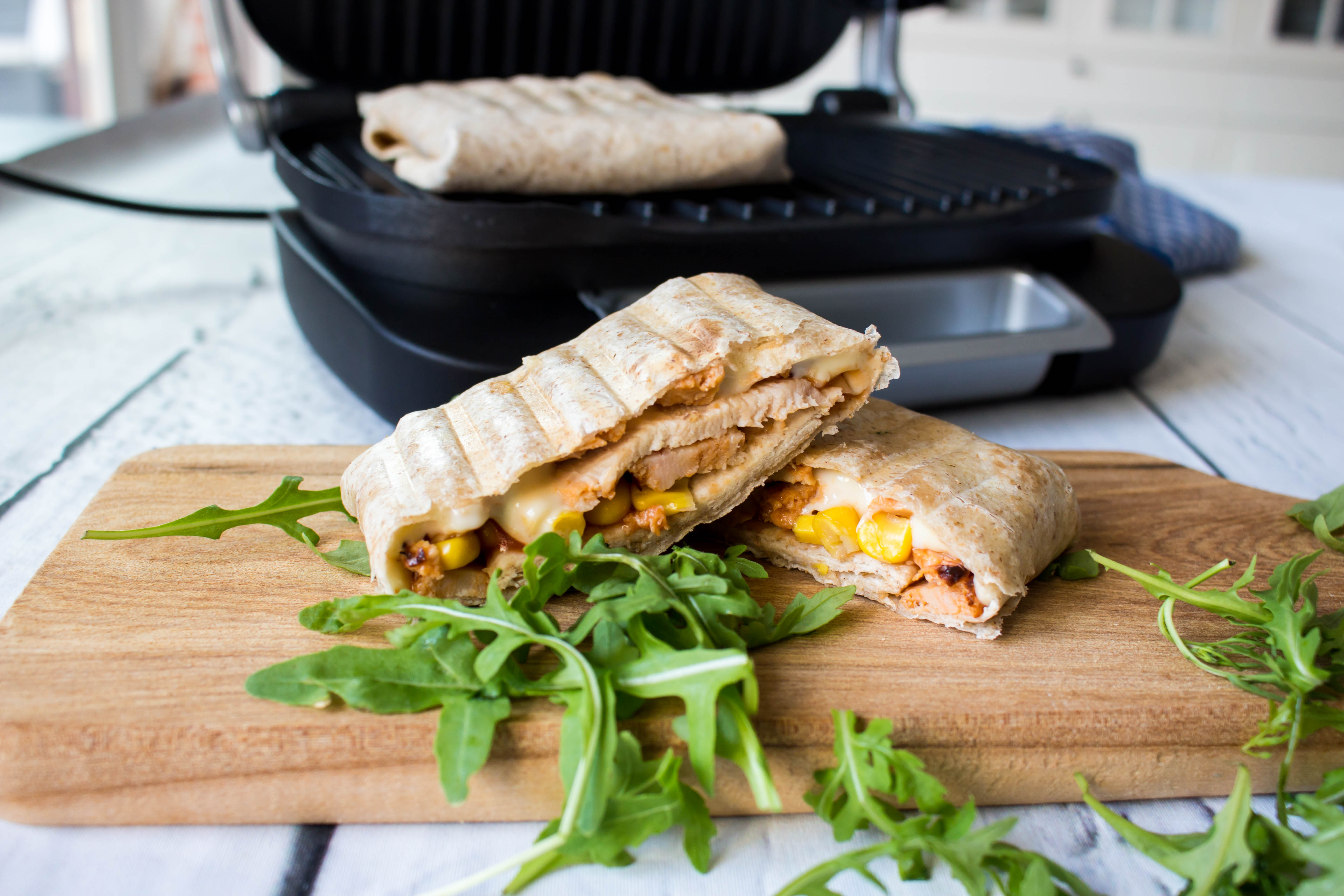 Gegrilde wraps met kip, emmentaler, maïs en ui – Vickylicious